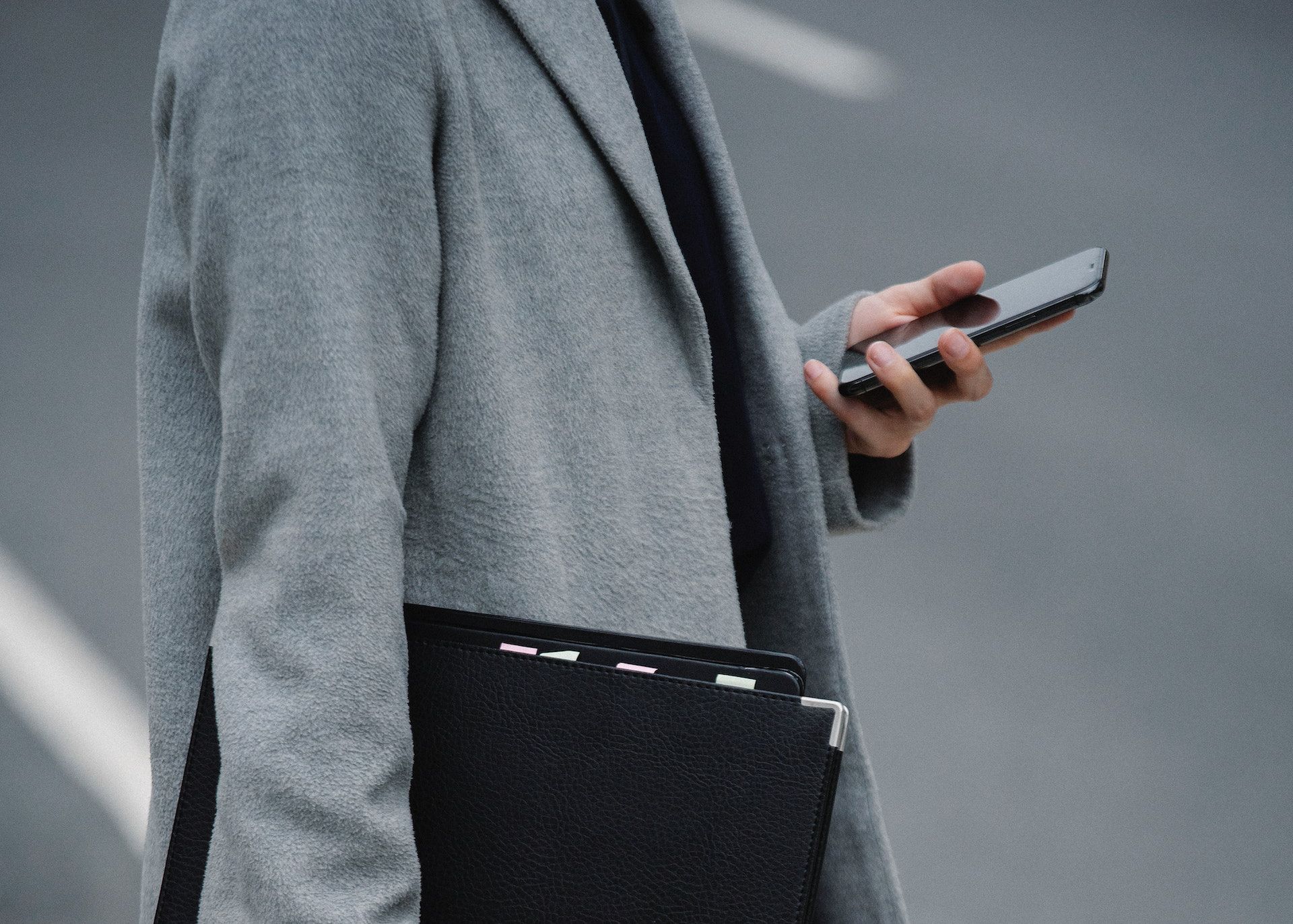 Ph.D. Student Finds Phone Tracking Hack that Exploits SMS Delivery Receipts